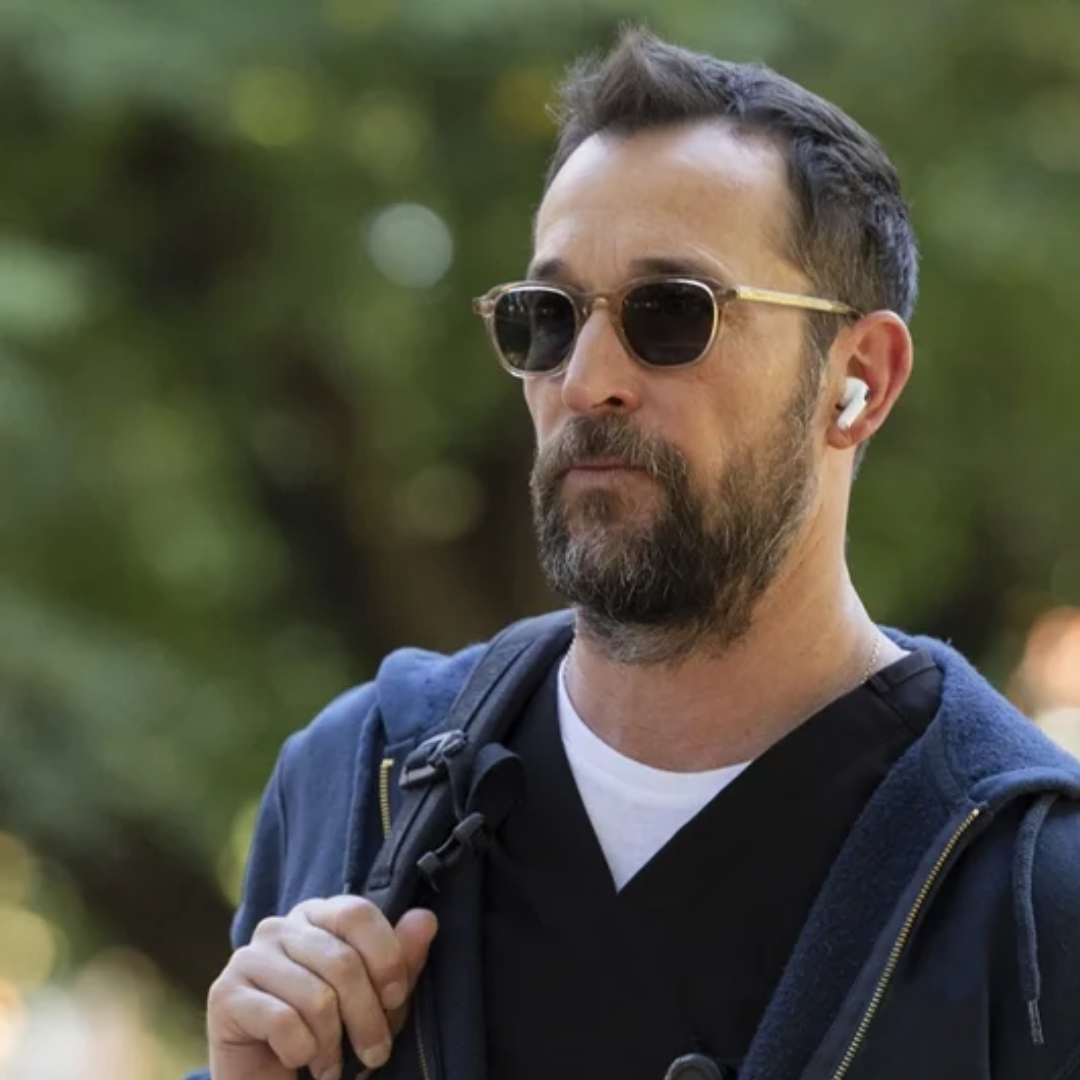 Noah Whyle | The Pitt | Sunglasses | Dr. Robby Rabinavitch – Vintage ...